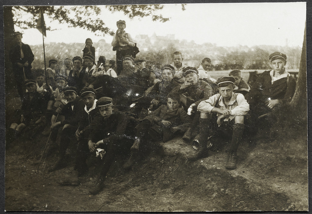 “Steel their Bodies and Minds” – How the Wandervogel reconciled nature ...